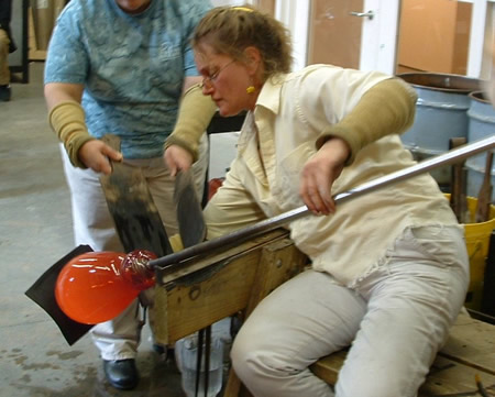 » Hot Studio - Hot Blown Glass